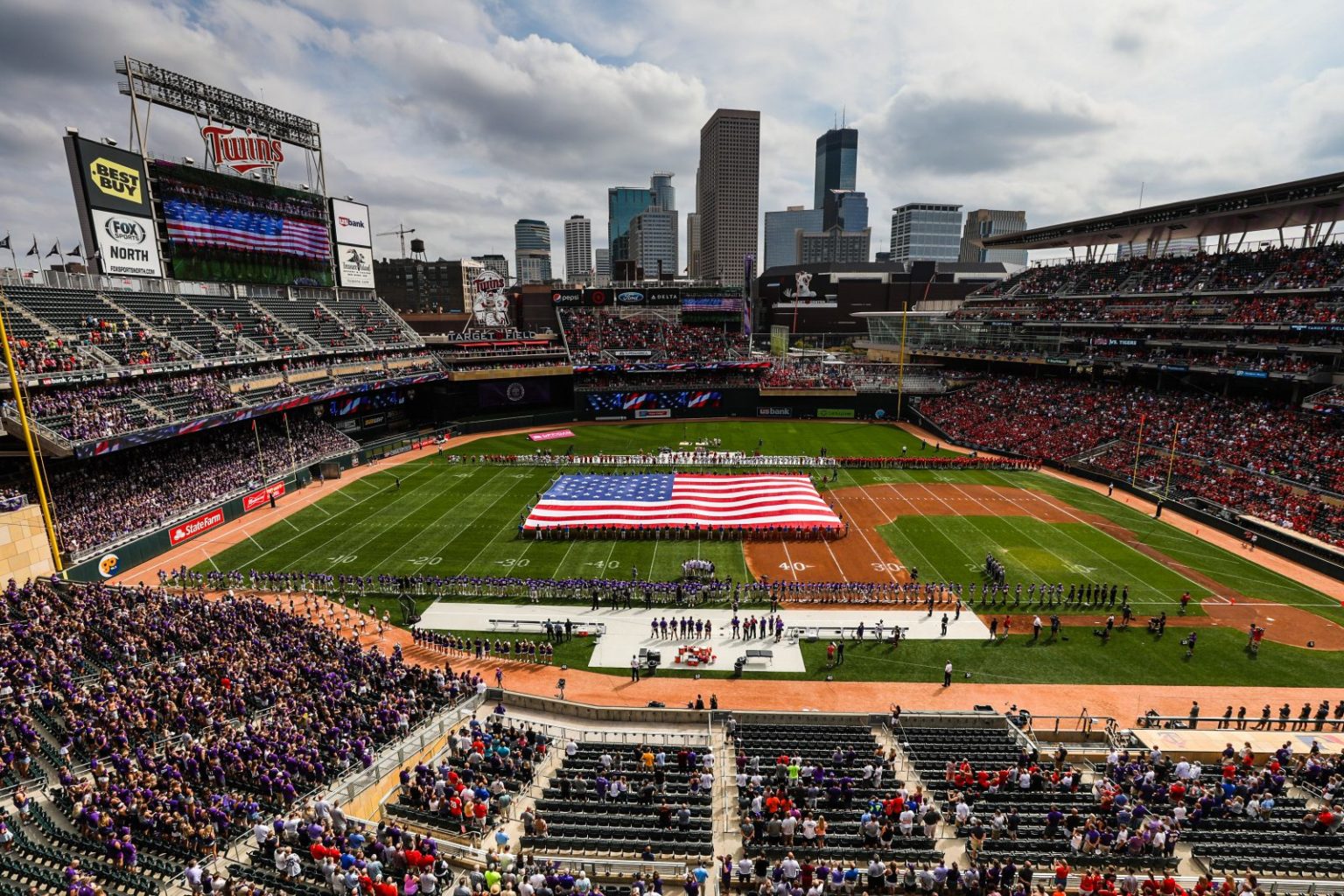 Sights and Sounds: Tommie-Johnnie at Target Field - Newsroom ...