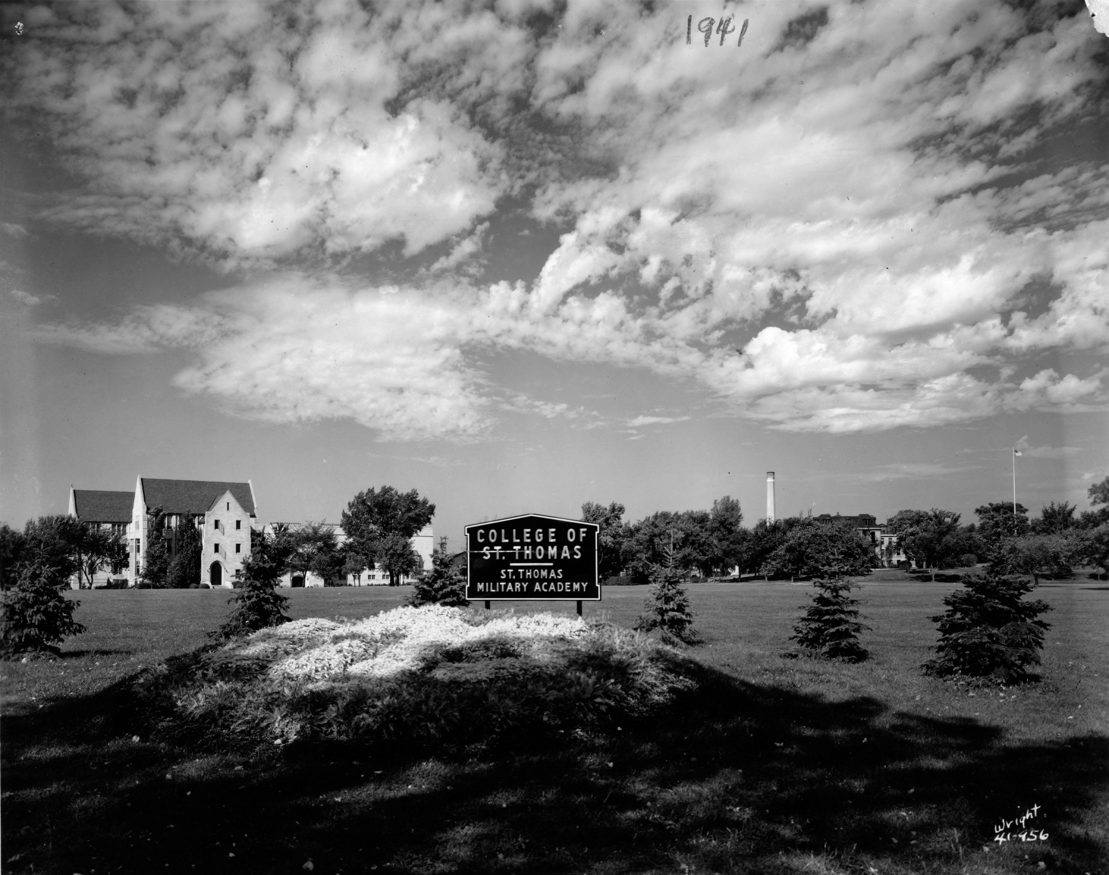New Sign Welcomes Visitors to Northeast Corner | St. Thomas Newsroom