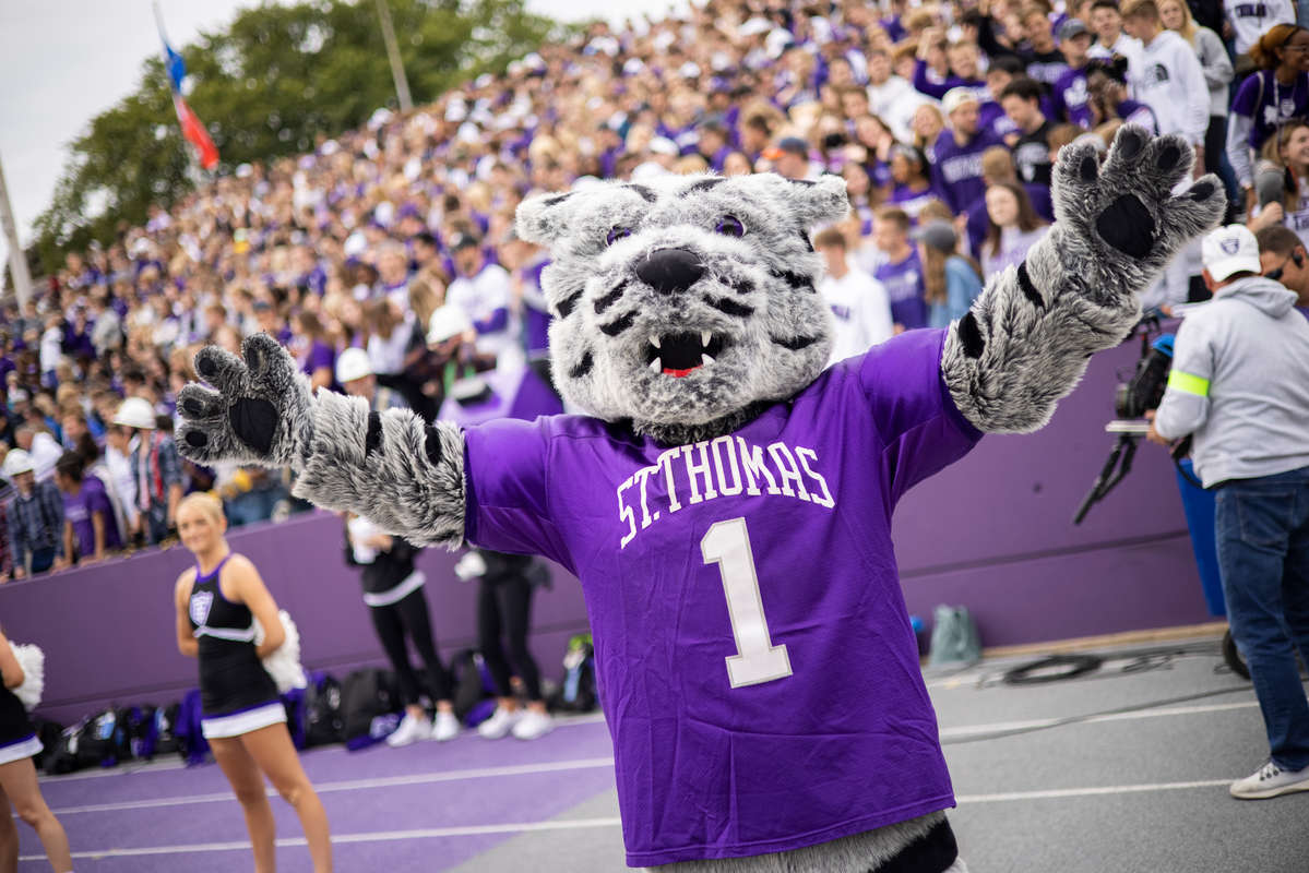 Tommies Shine in First D-I Football Home Game - Newsroom | University ...