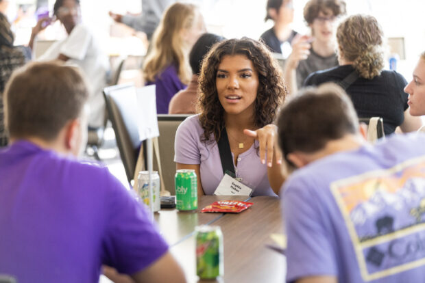 Students Connect at Welcome Days - Newsroom | University of St. Thomas